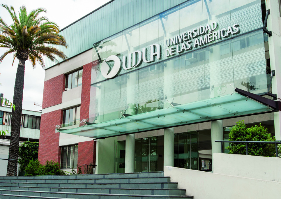 Universidad de Las Américas es acreditada por los próximos 5 años por la CNA