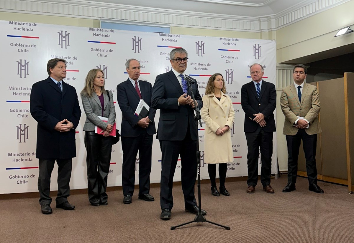 Pacto Fiscal Ministro Marcel Se Reunió Con Cpc Y Plantea 36 Medidas