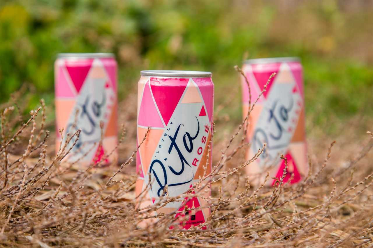 Viña Santa Rita lanza al mercado vino rosé en lata