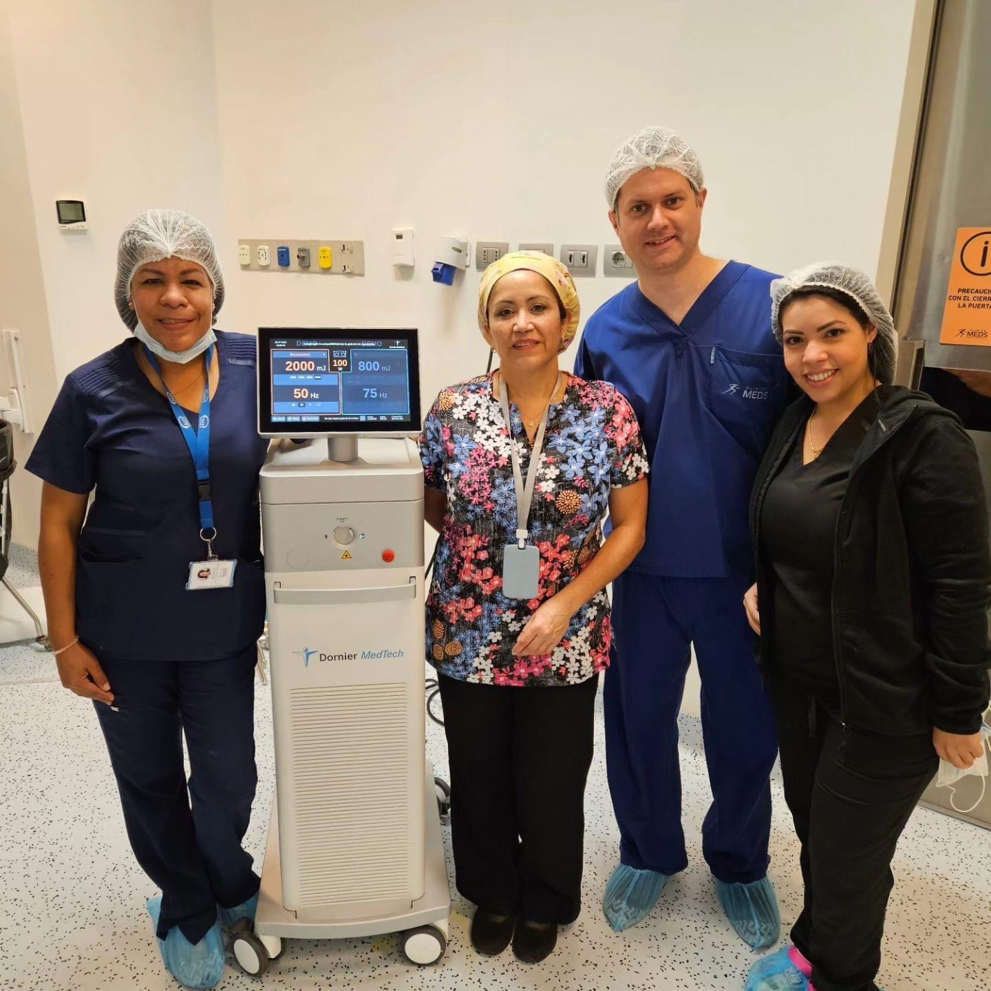 Clínica MEDS realizó la primera cirugía prostática en Chile con láser ...