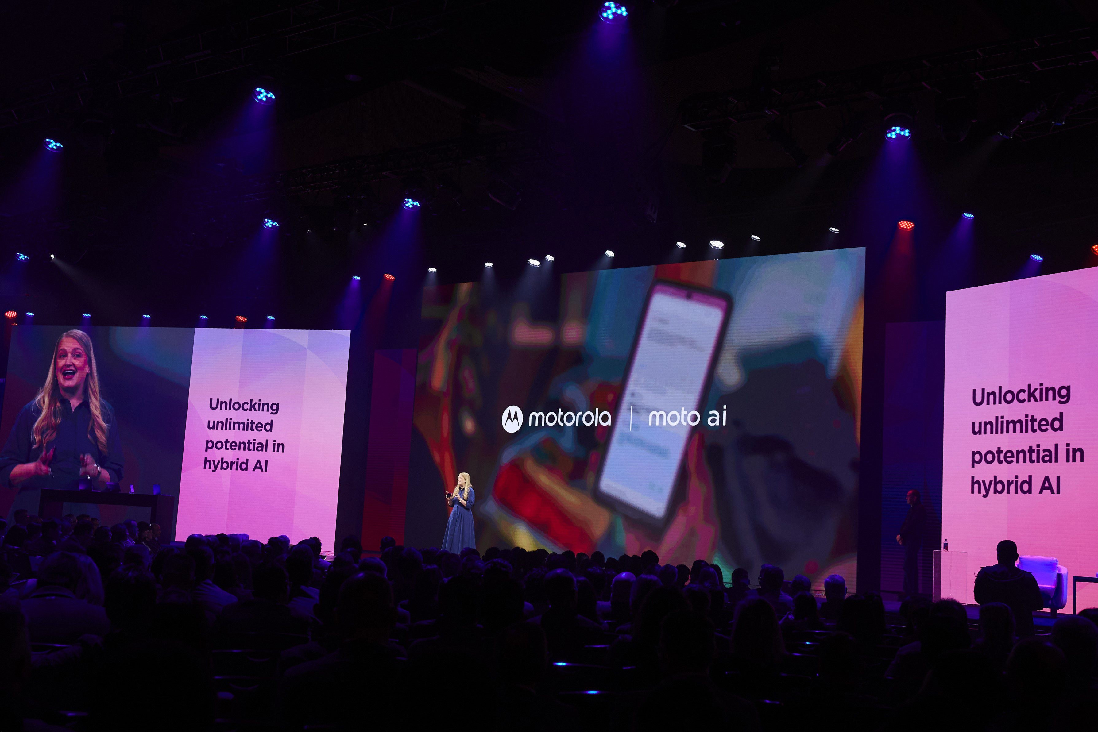 Motorola presenta su asistente de IA personalizado moto ai, capaz de ...