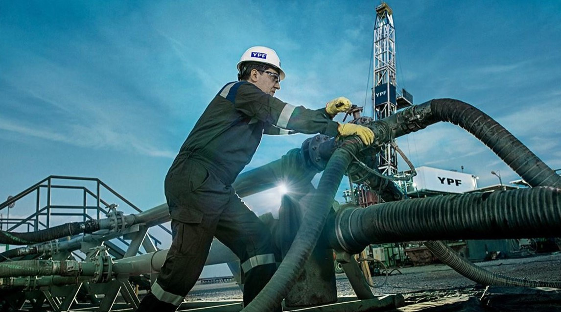 YPF se une a la 'joint venture' de Pan American Energy y Golar para ...