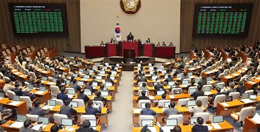 Acusados por insurrección el jefe del Ejército y el jefe del Mando ...