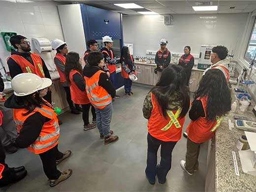 Del laboratorio a la industria: cómo la química abre camino a los ...